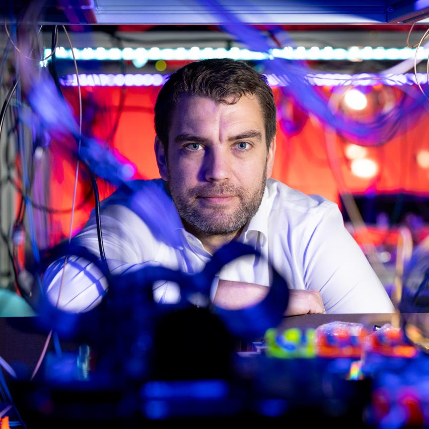 'Corkscrew' laser can make materials magnetic at room temperature ...