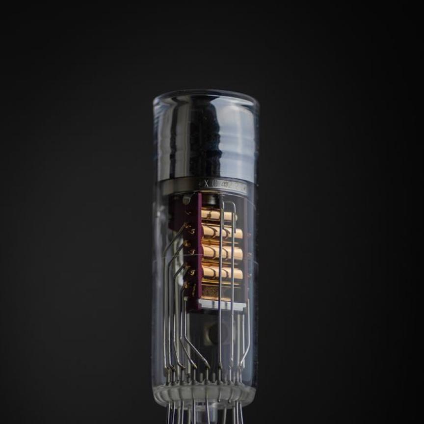 Phemos-X C15765-01 semiconductor failure analysis system | Electro Optics